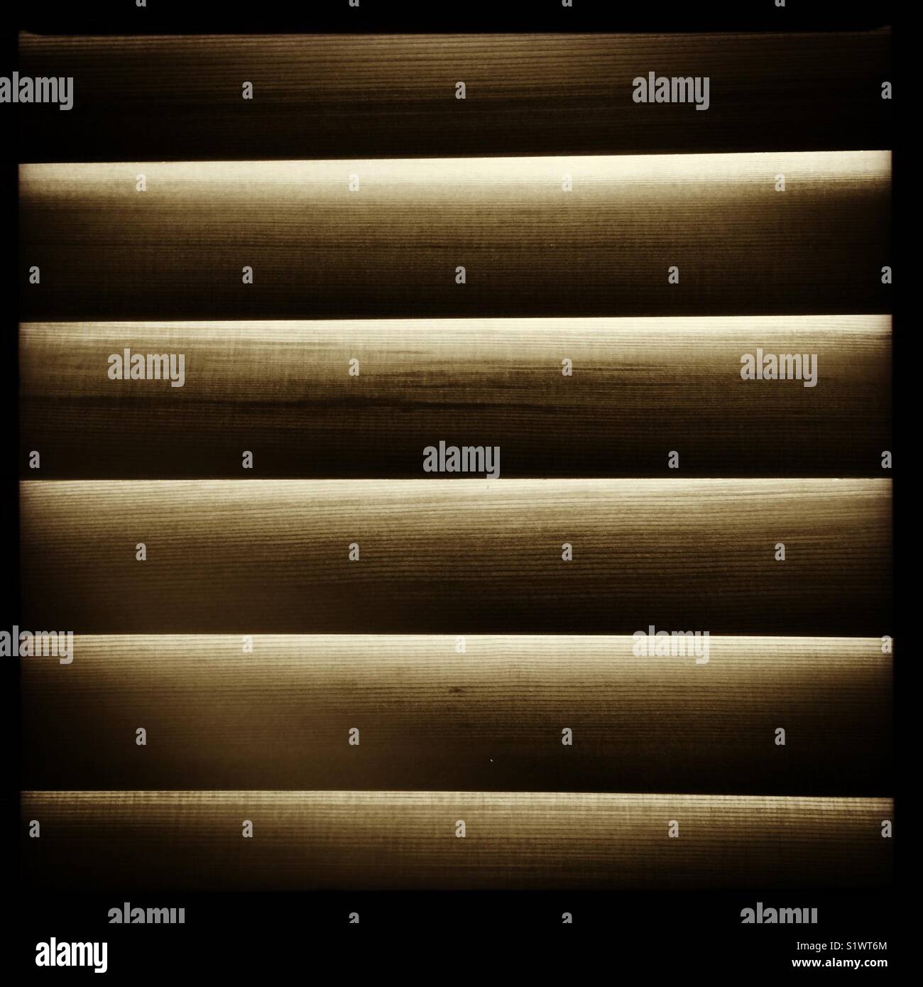 Sunlight through blinds hi-res stock photography and images - Alamy