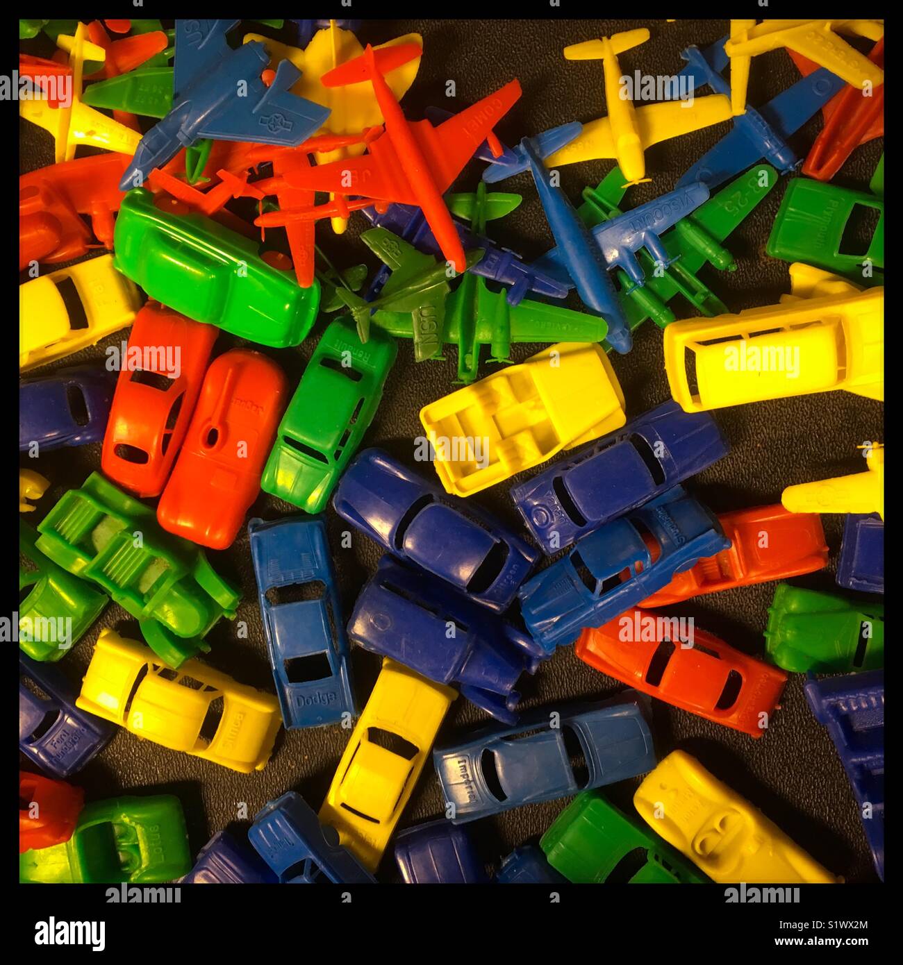 Vintage colourful planes hi-res stock photography and images - Alamy