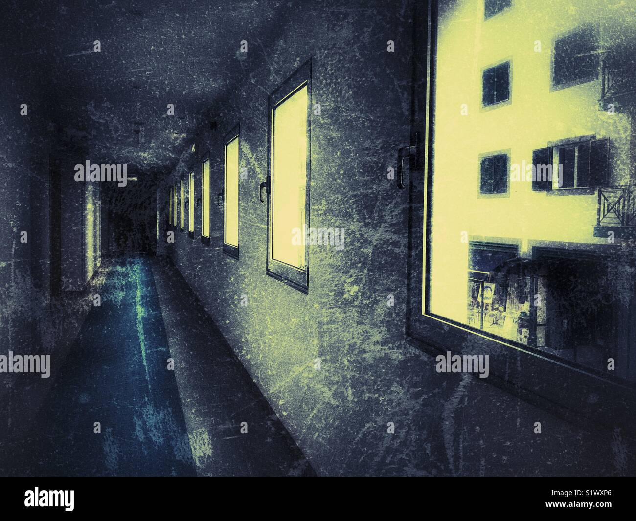 Picture windows hi-res stock photography and images - Alamy