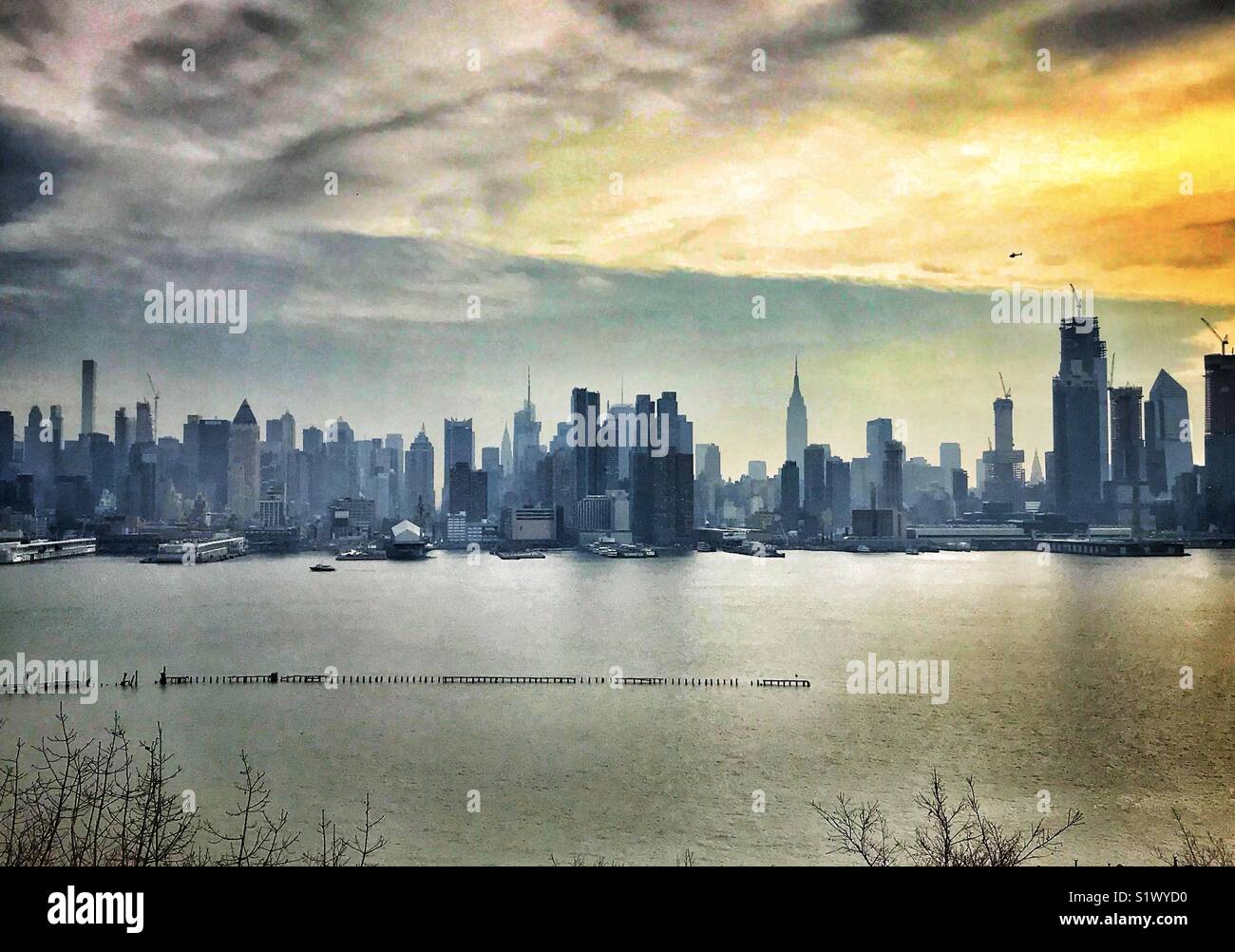 New York City looks pretty on the grey weather Stock Photo - Alamy