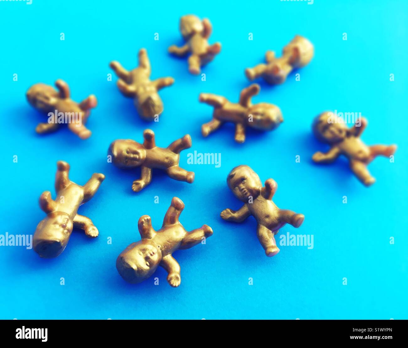 Gold figurines hi-res stock photography and images - Alamy