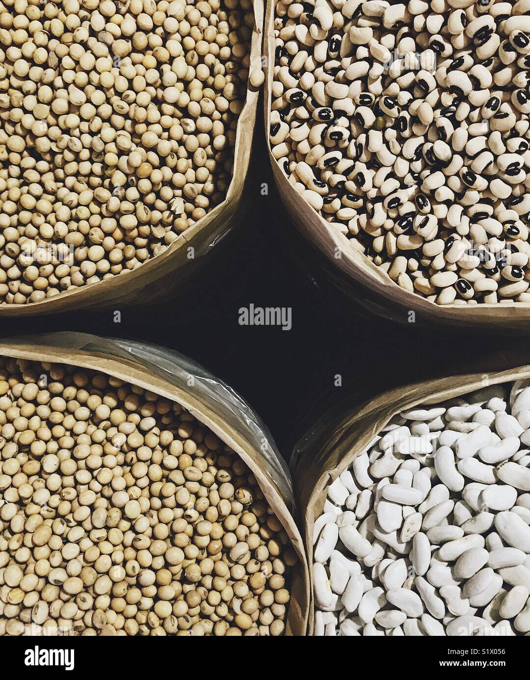 Different beans hi-res stock photography and images - Alamy