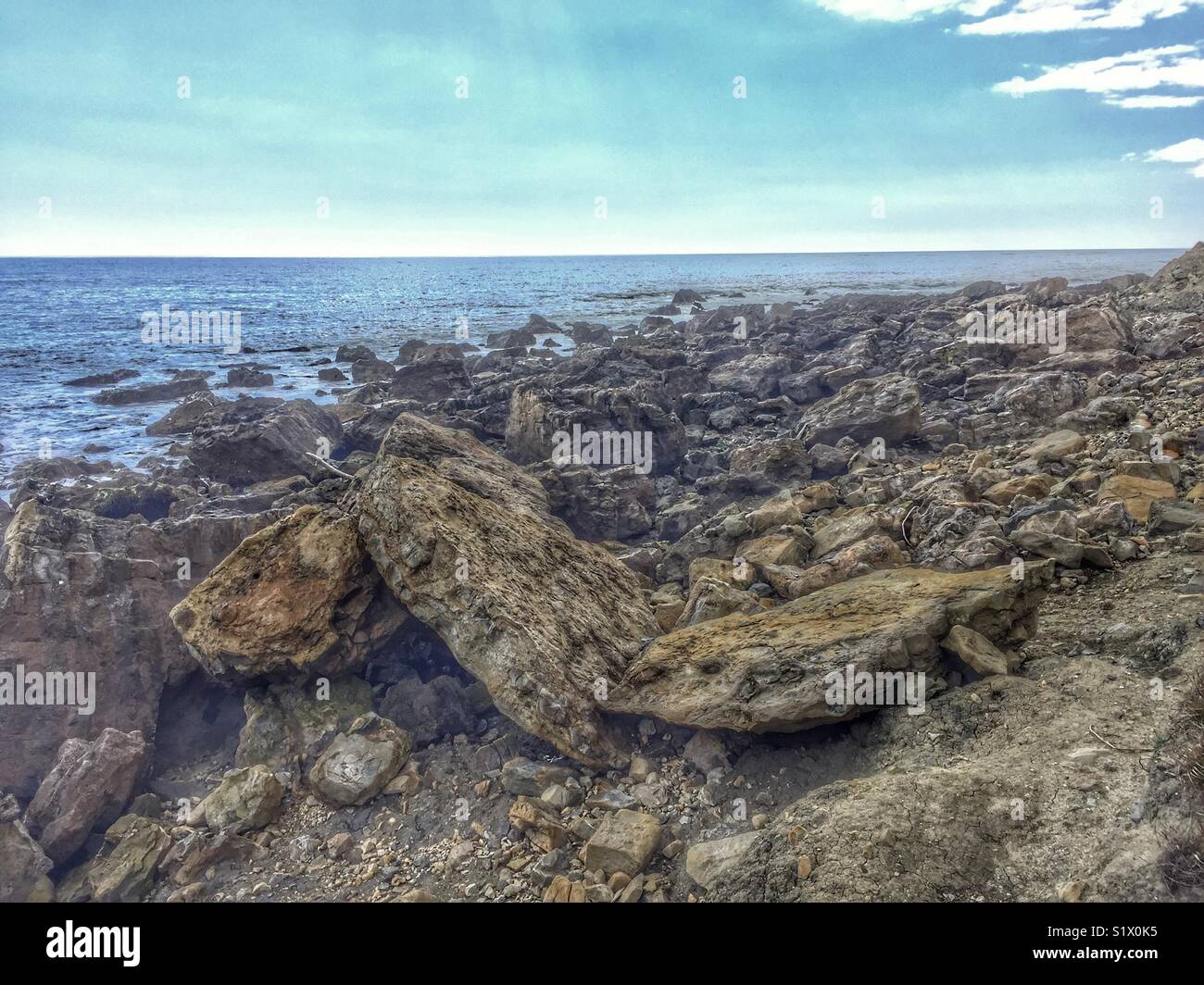 Cliff outcrop hi-res stock photography and images - Alamy