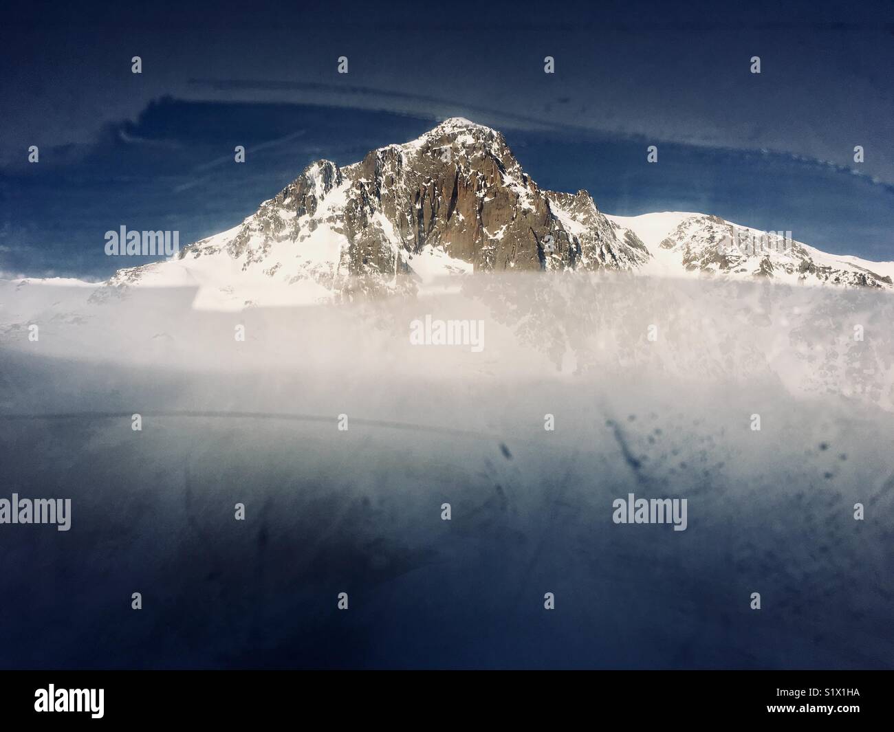 Glimpse through a window hi-res stock photography and images - Alamy