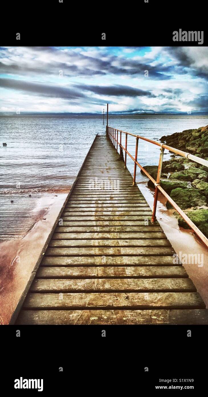 Dead end beach hi-res stock photography and images - Alamy