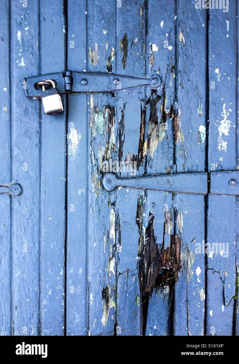 Door wood splinters hi-res stock photography and images - Alamy