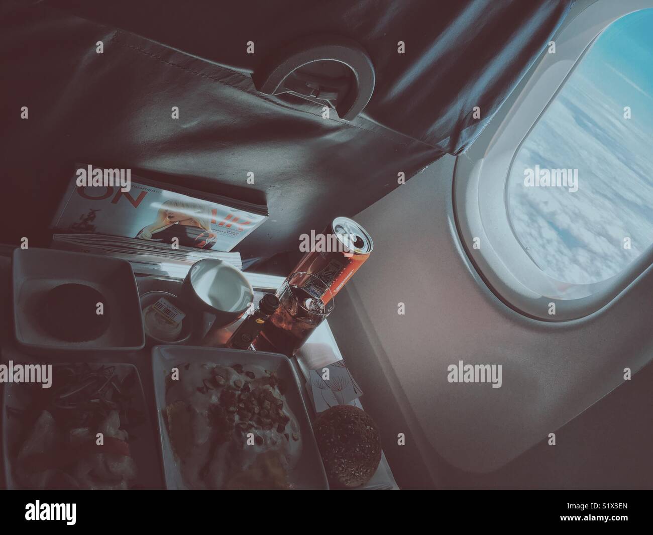 Aeroplane food hi-res stock photography and images - Alamy