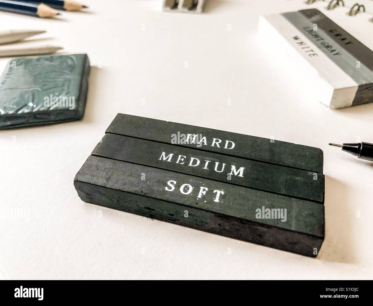 Drawing materials hi-res stock photography and images - Alamy