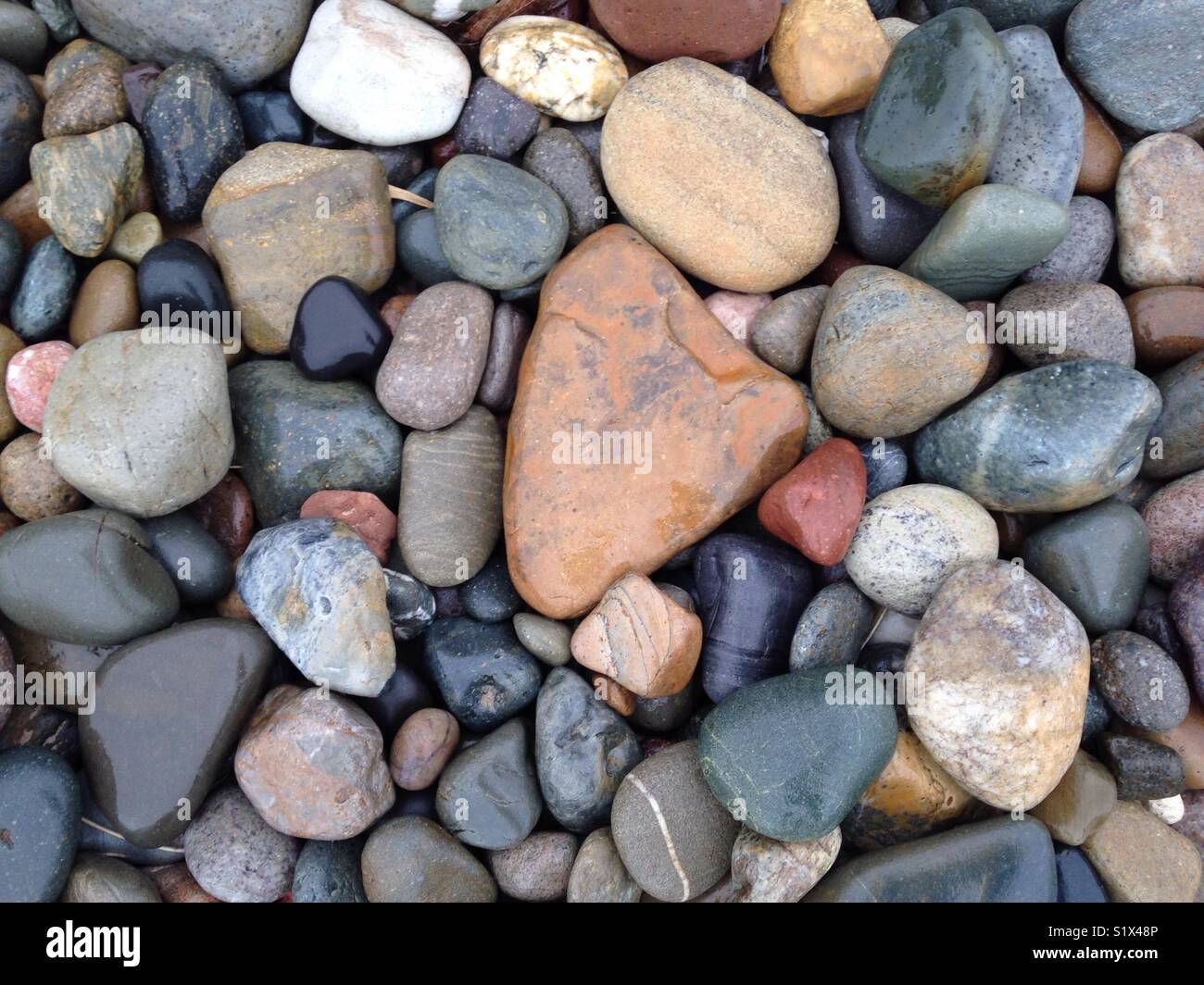 Coloured pebbles hi-res stock photography and images - Alamy