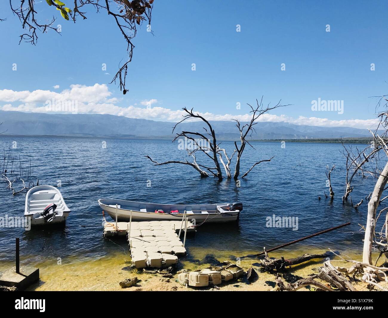 Lago enriquillo hi-res stock photography and images - Alamy