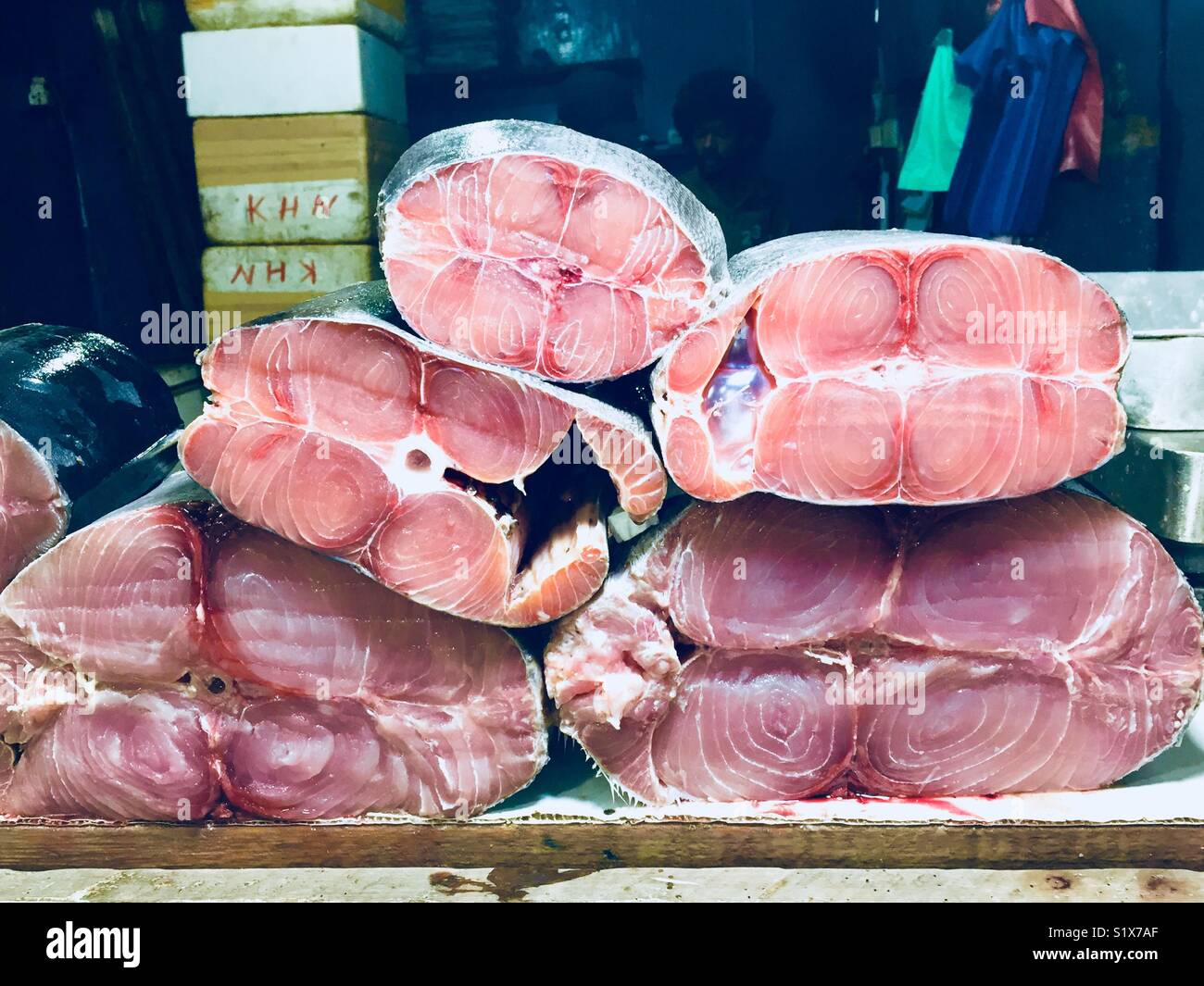 Tuna for sale at a market stall in Sri Lanka Stock Photo - Alamy