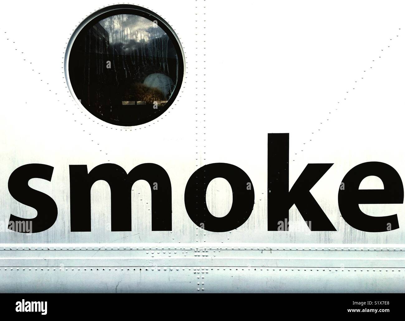 Smoking box hi-res stock photography and images - Alamy