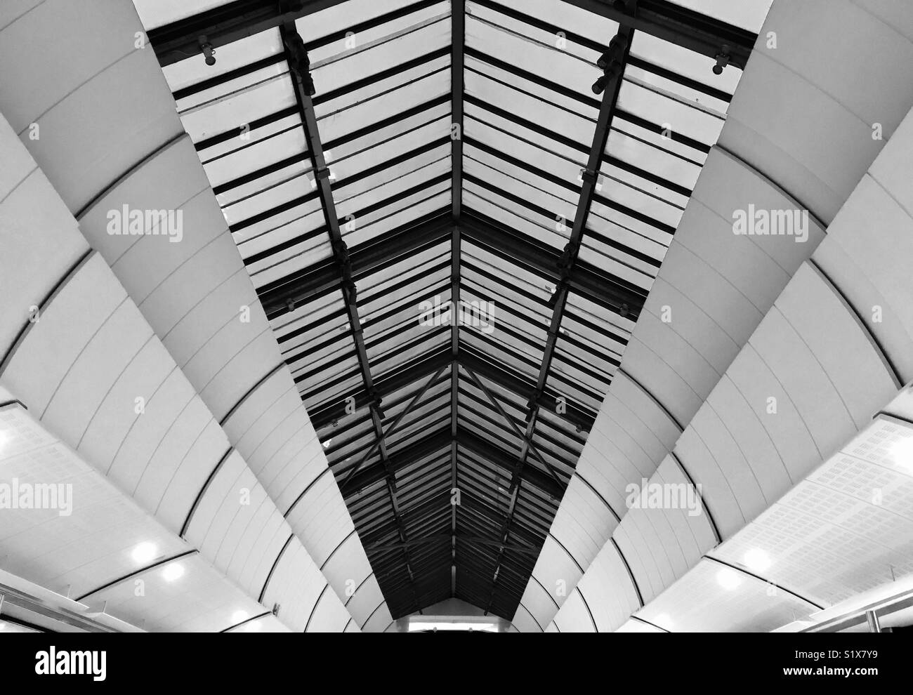Lakeside retail centre hi-res stock photography and images - Alamy