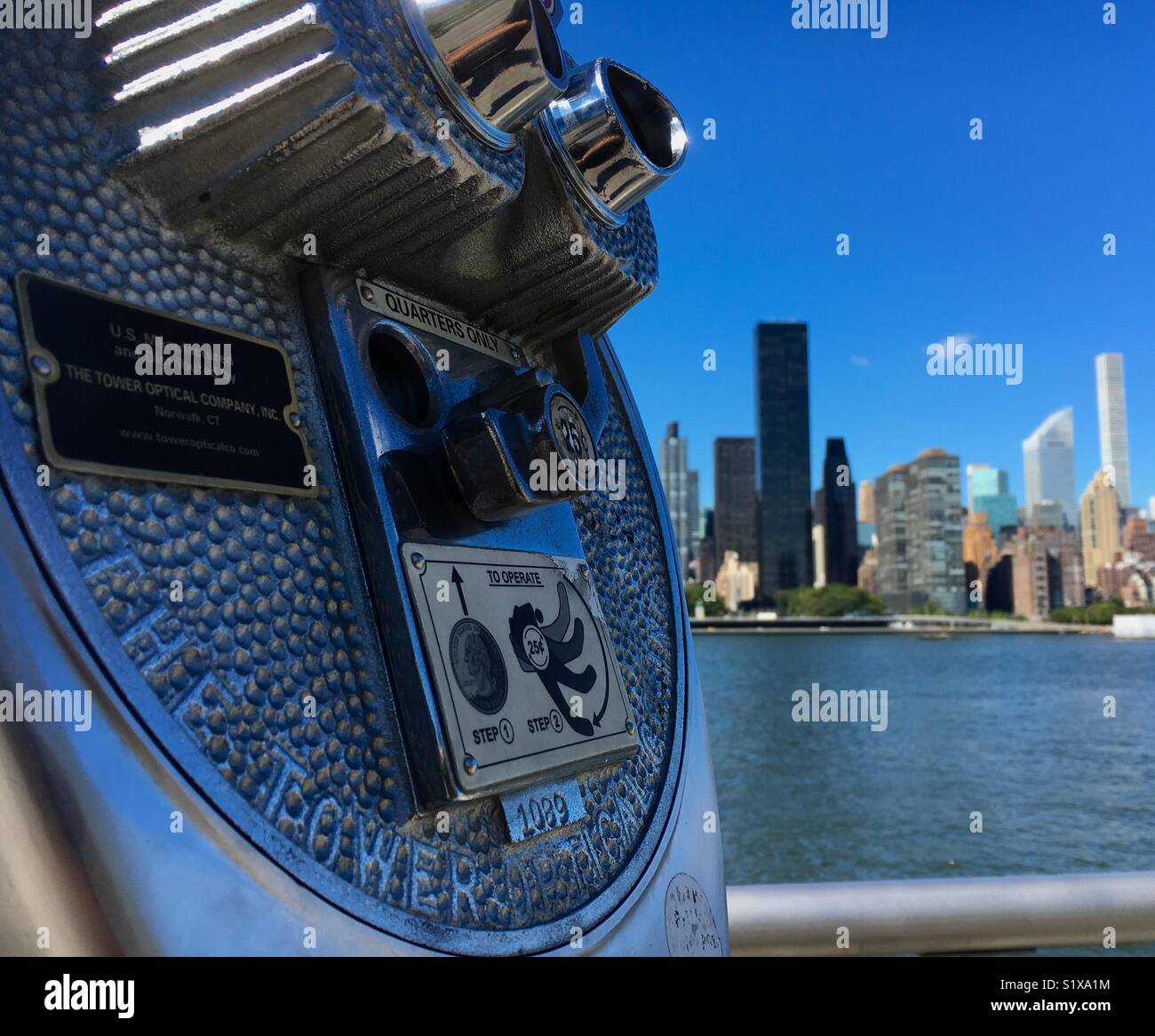 Optical viewer hi-res stock photography and images - Alamy