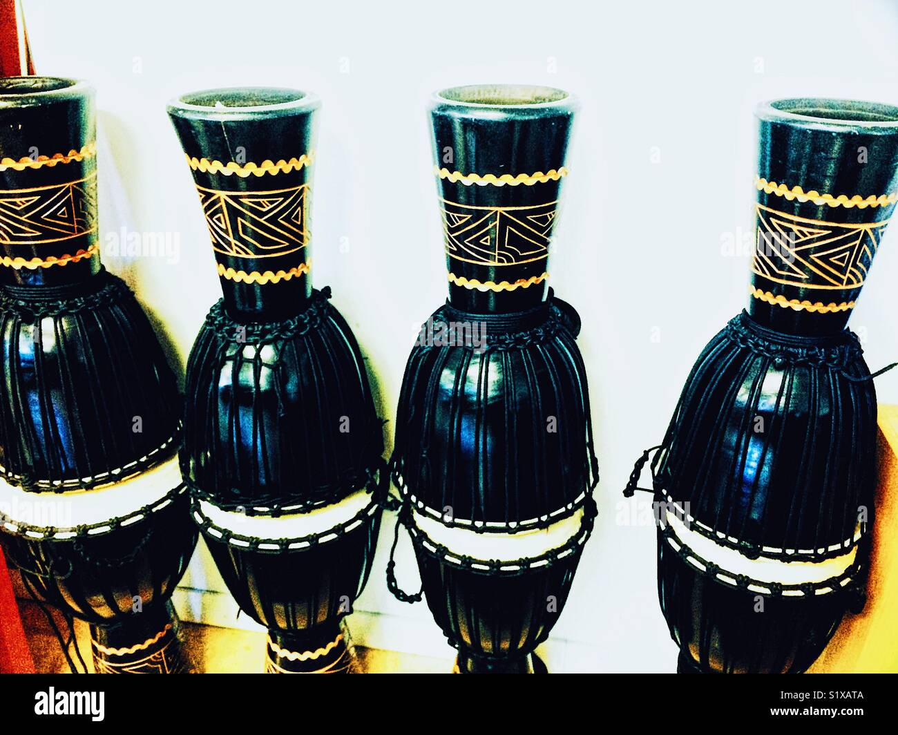 African drums hi-res stock photography and images - Alamy