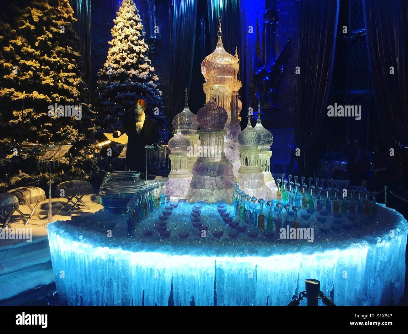 Yule ball harry potter hi-res stock photography and images - Alamy