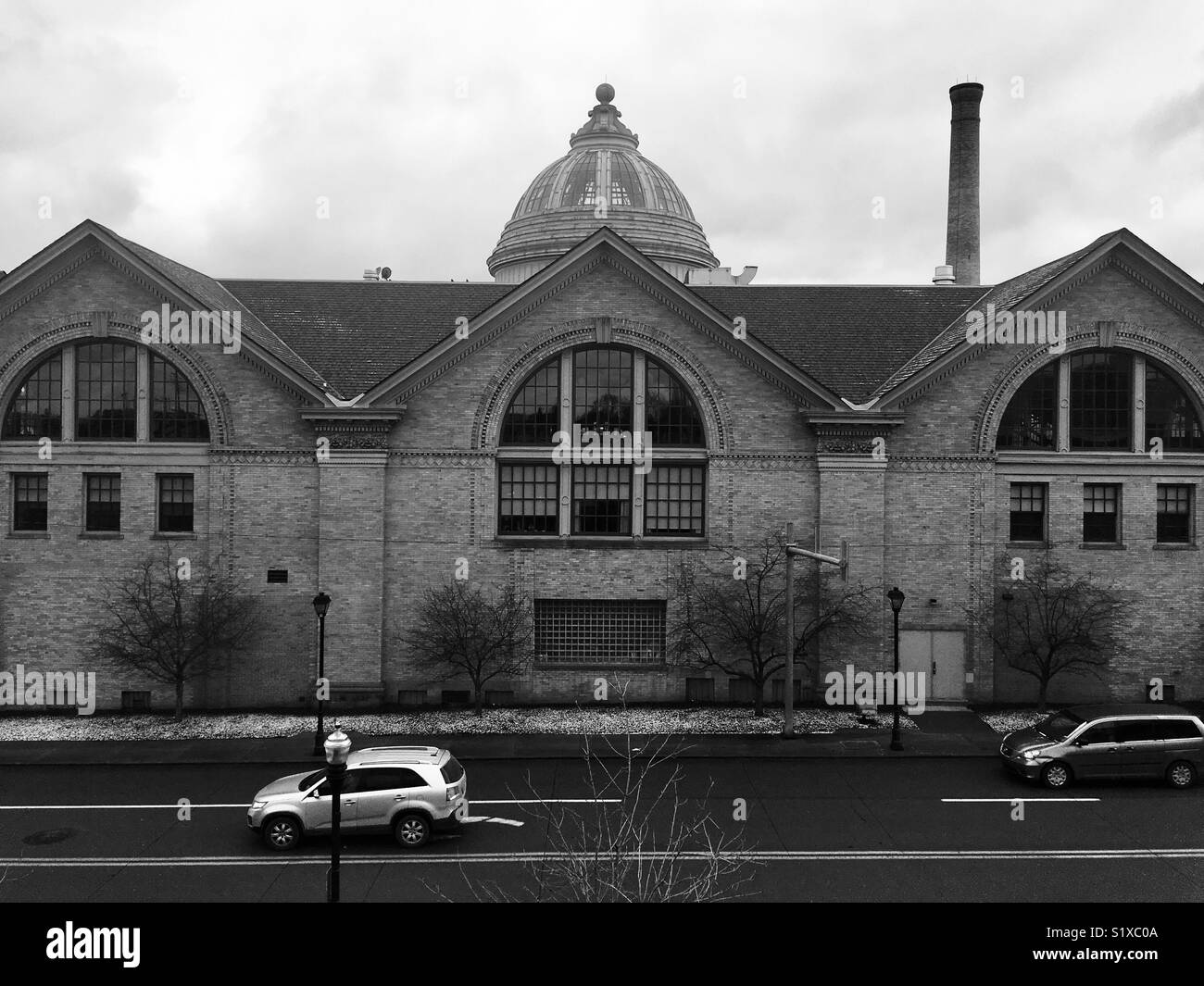 The building with the smokestack hi-res stock photography and images ...