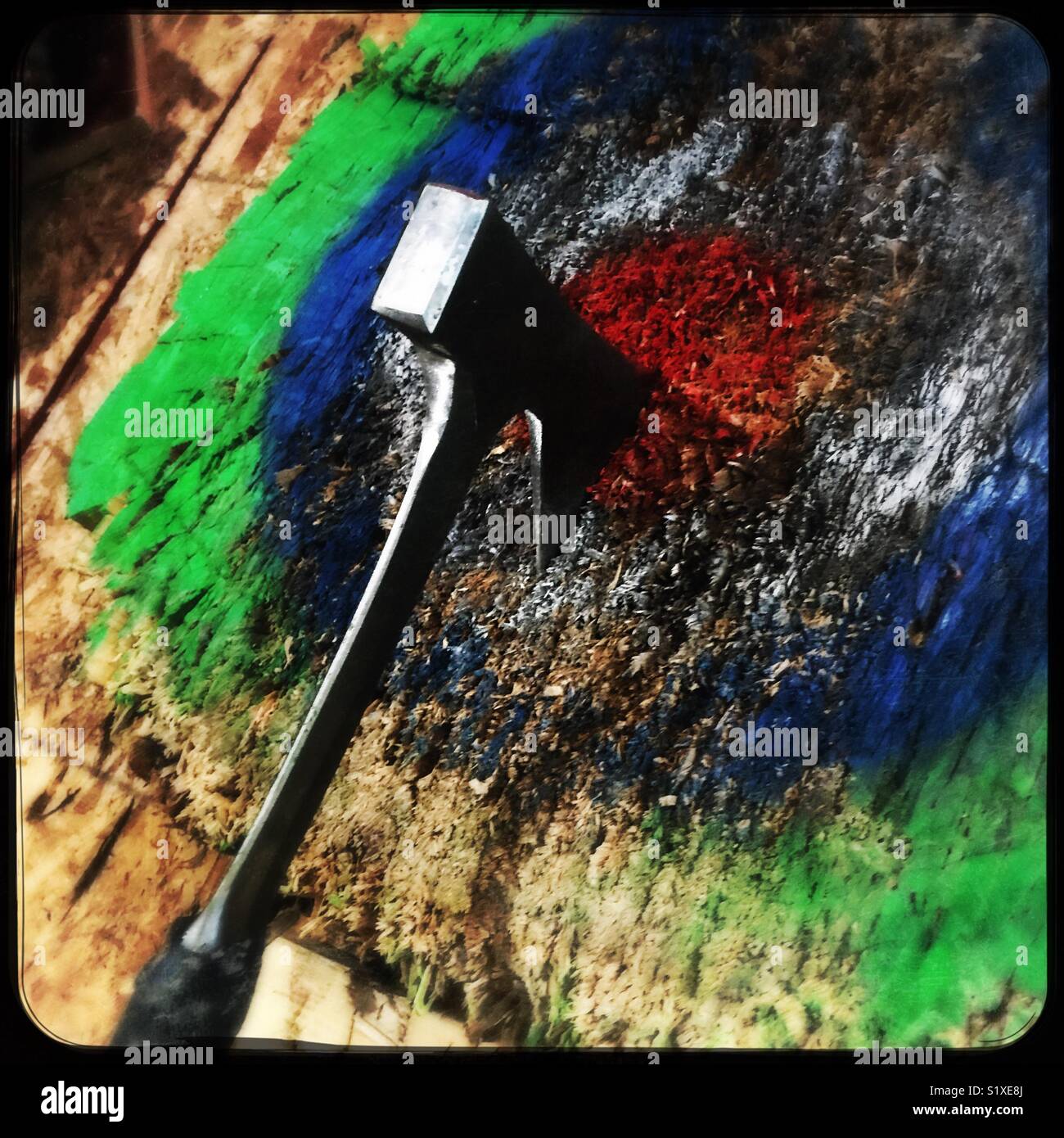 Axe throwing target hi-res stock photography and images - Alamy