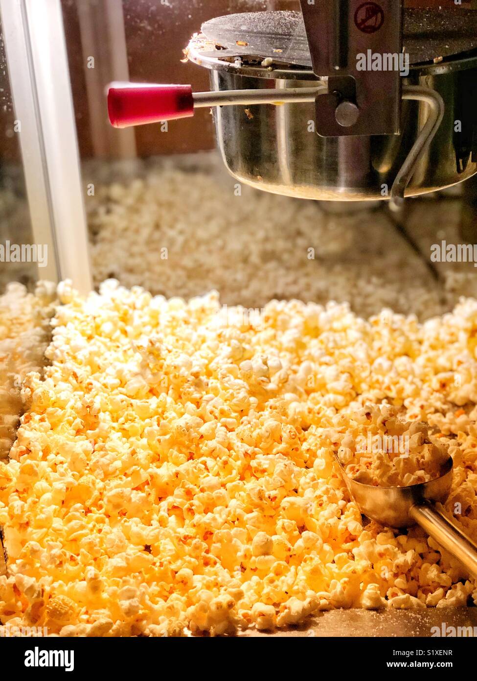 Popcorn machine hi-res stock photography and images - Alamy