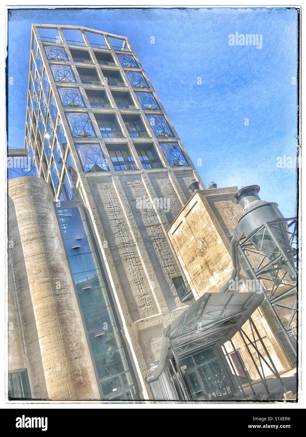 The Zeitz Museum of Contemporary Art Africa in the Grain Silo Complex ...