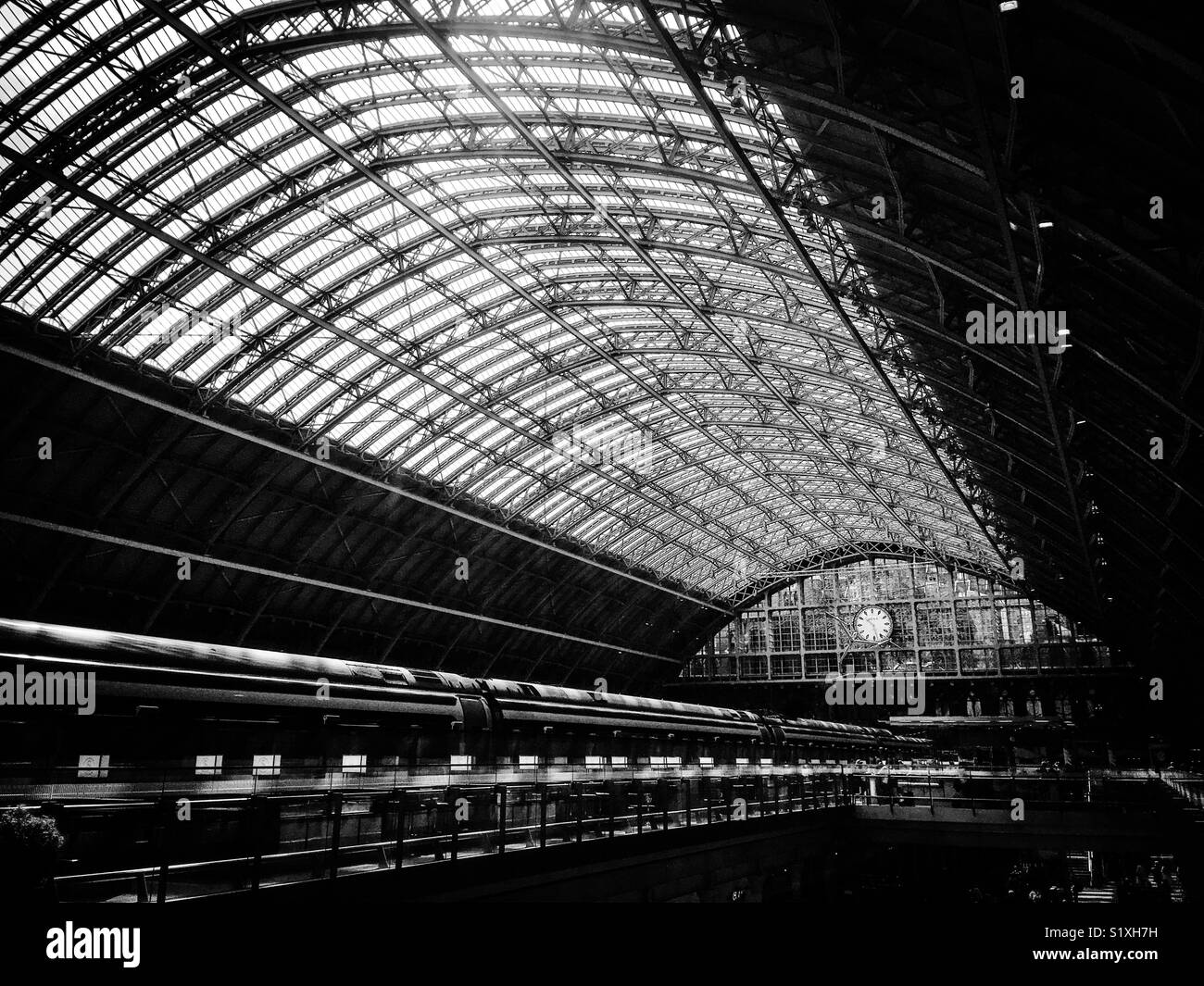 Architecture of st pancras hi-res stock photography and images - Alamy
