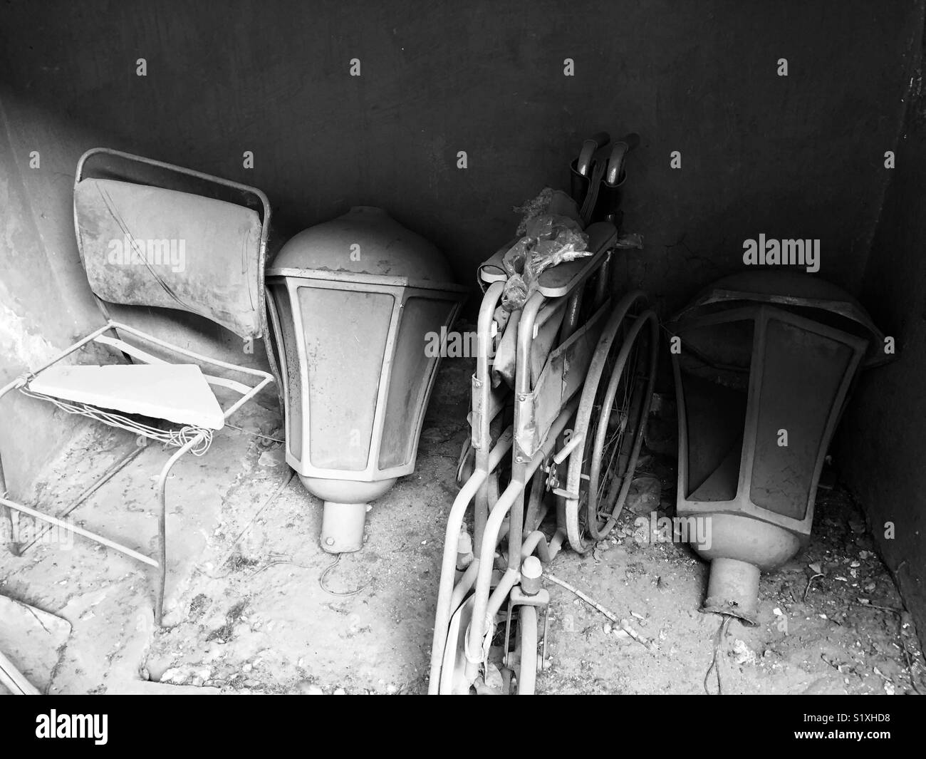 Old things hi-res stock photography and images - Alamy