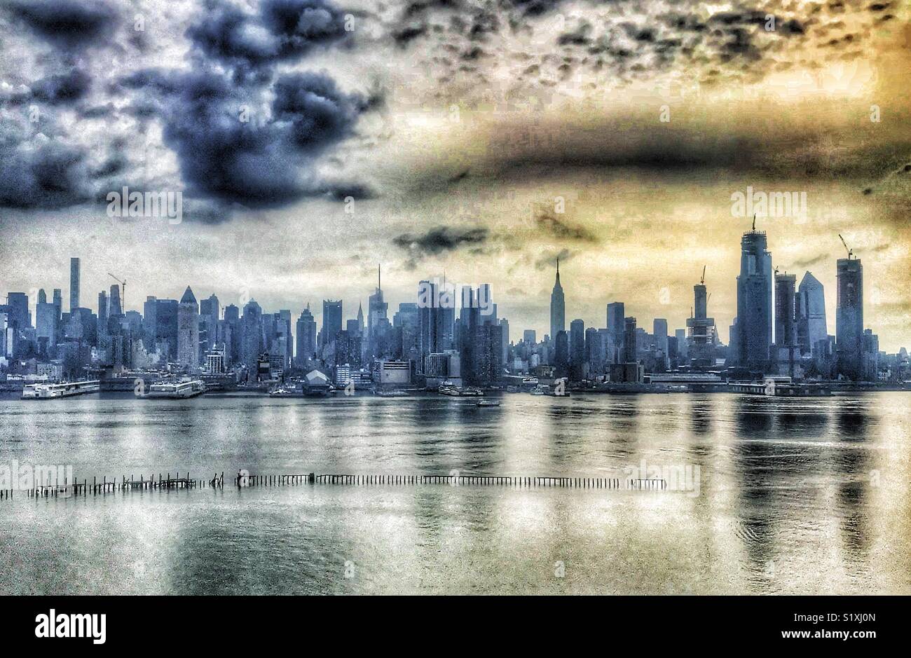 Grey and cloudy in New York City Stock Photo - Alamy