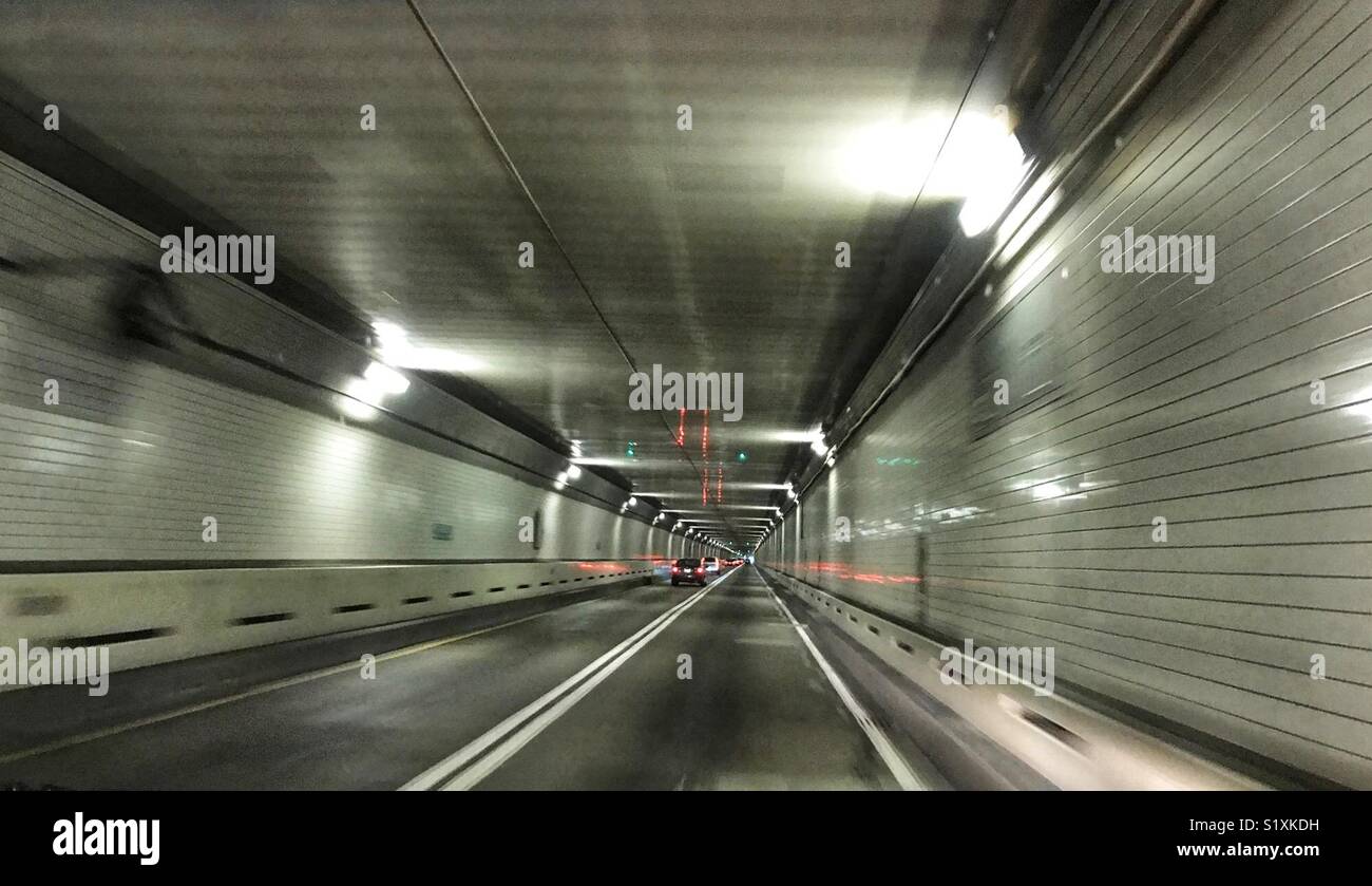 Tunnel vision hi-res stock photography and images - Alamy