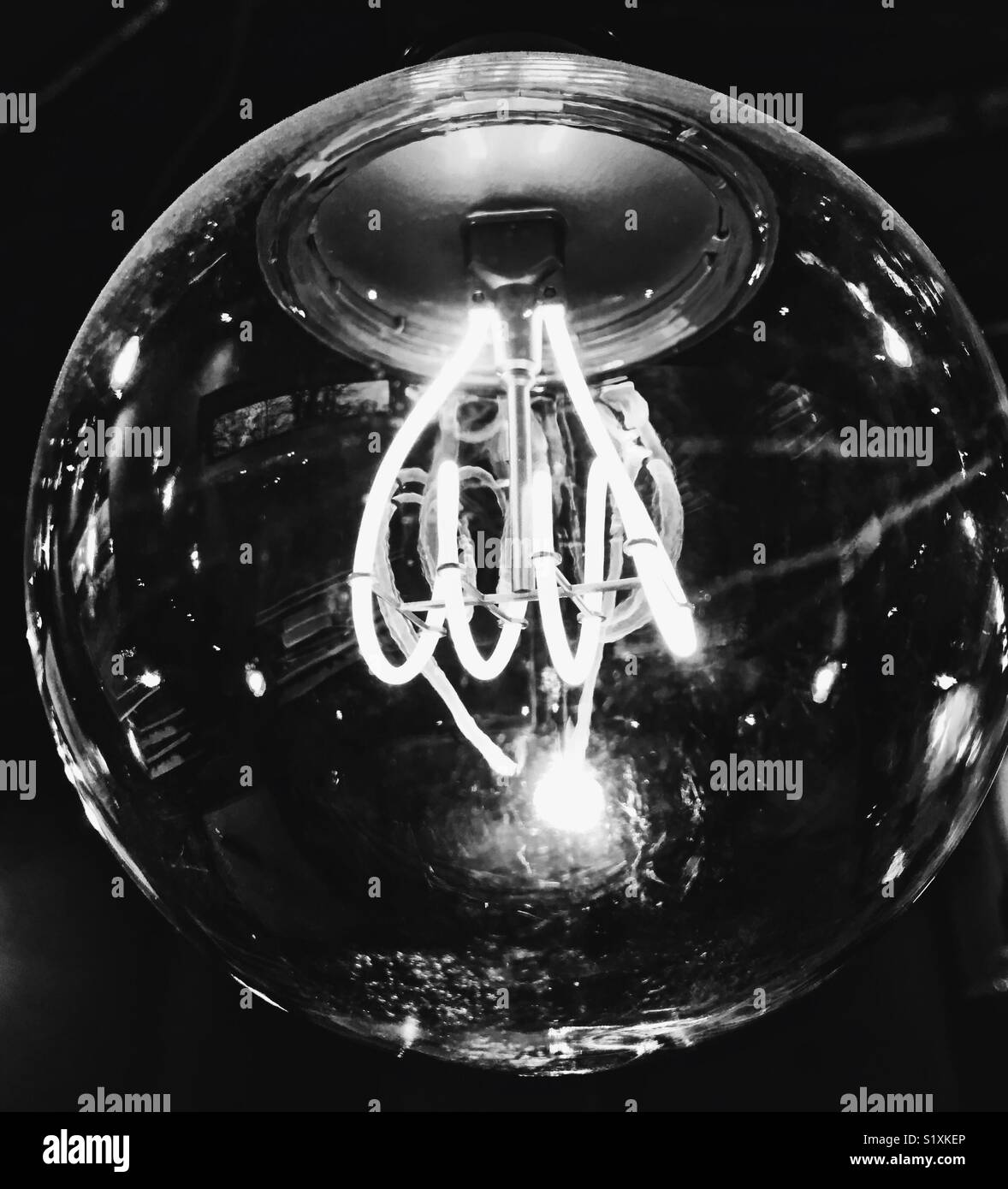 Light bulb art hi-res stock photography and images - Alamy