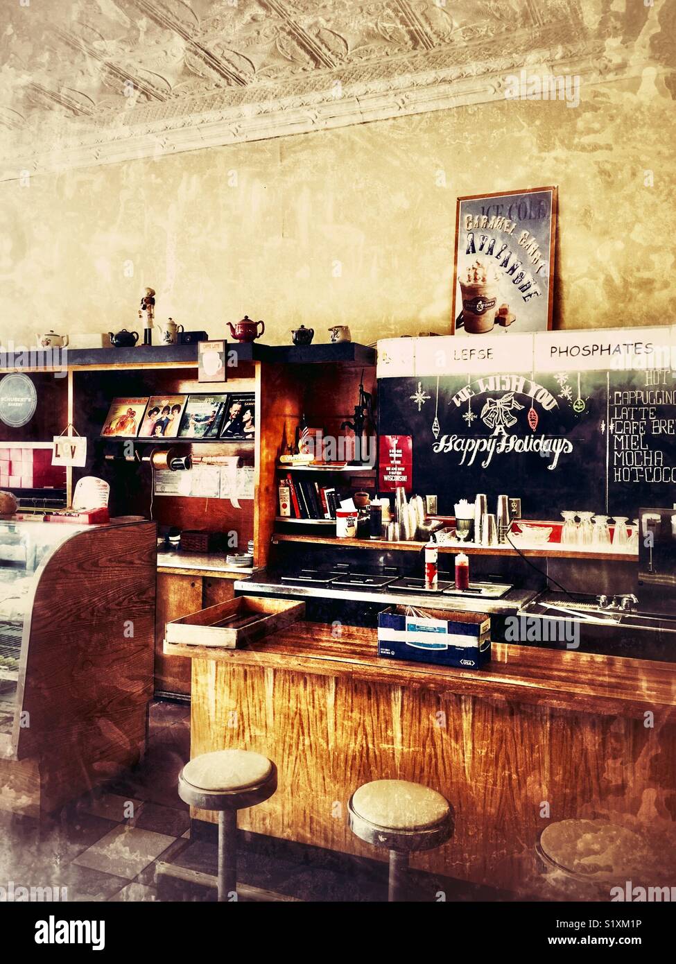 Deli front counter hi-res stock photography and images - Alamy