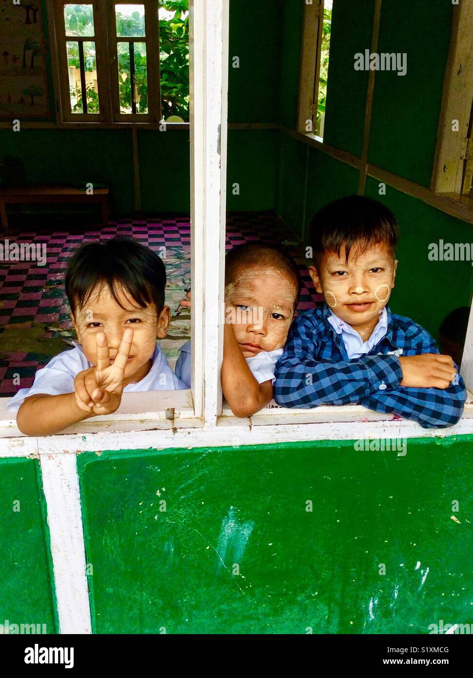 Burmese school children saying hello near Mandalay, Myanmar Stock Photo ...