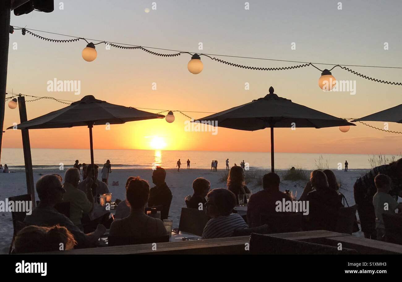 Florida Gulf Coast Sunset on Anna Maria Island Stock Photo - Alamy