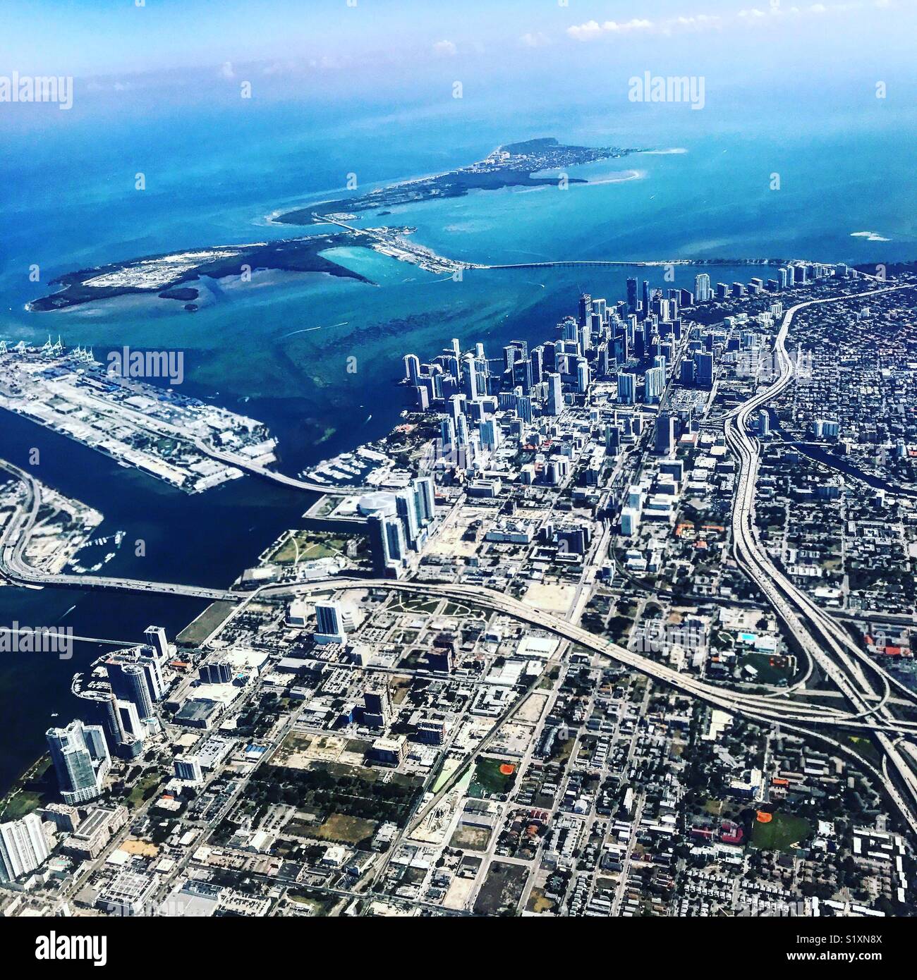 Downtown miami aerial hi-res stock photography and images - Alamy