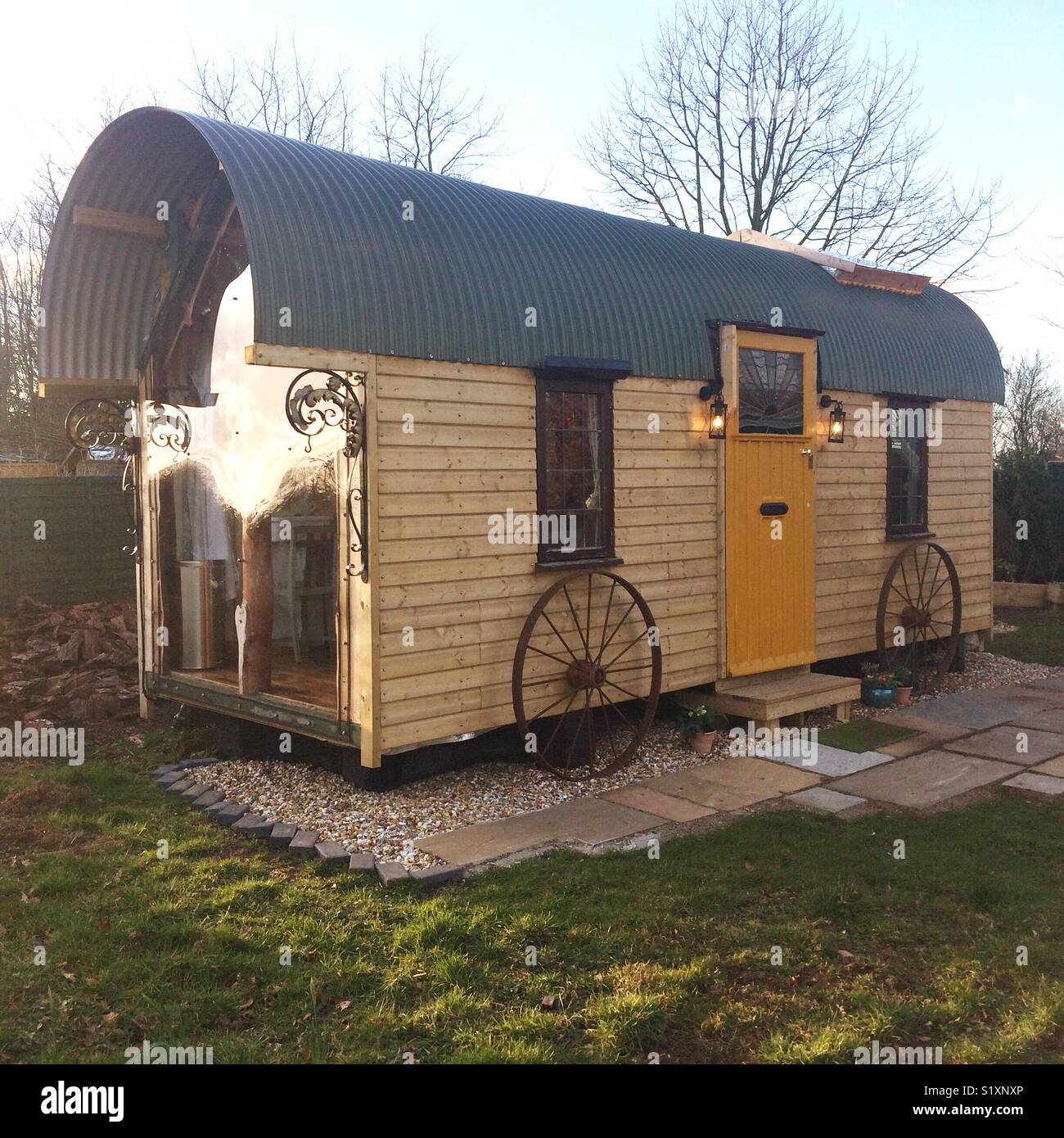 Luxury hut hi-res stock photography and images - Alamy