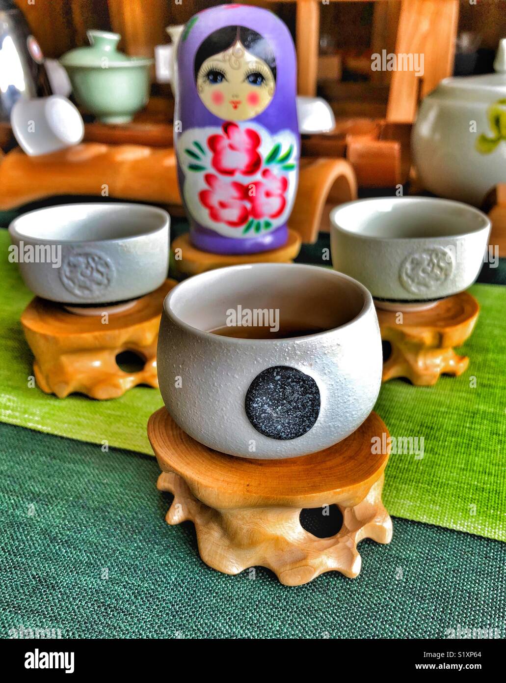 Chinese tea set hi-res stock photography and images - Alamy
