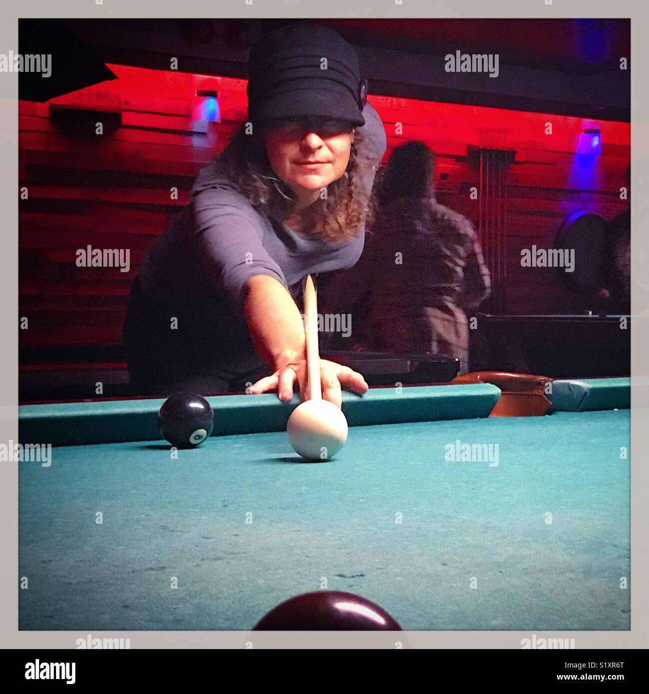 Pool hall cue hi-res stock photography and images - Alamy