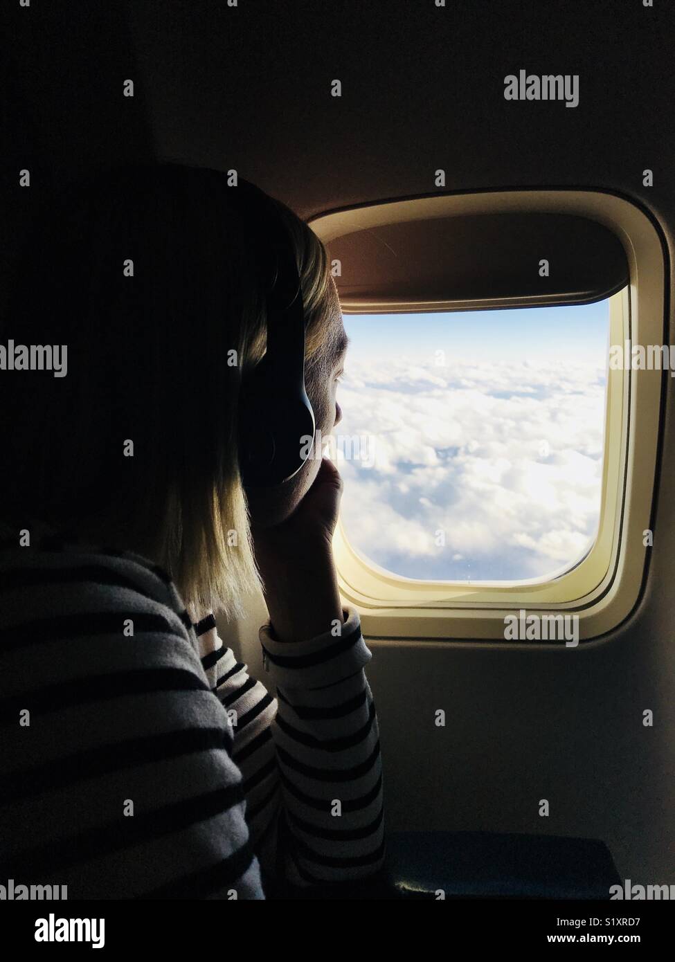 Airplane window hi-res stock photography and images - Alamy