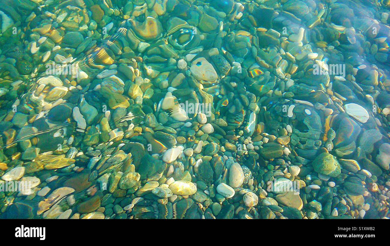Pebbles underwater hi-res stock photography and images - Alamy