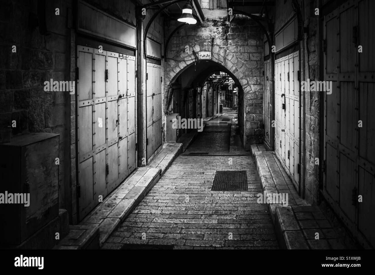Empty alley at night hi-res stock photography and images - Alamy
