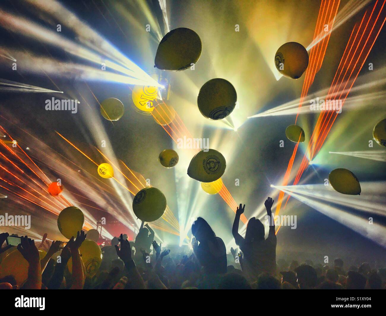 Hands in air rave hi-res stock photography and images - Alamy