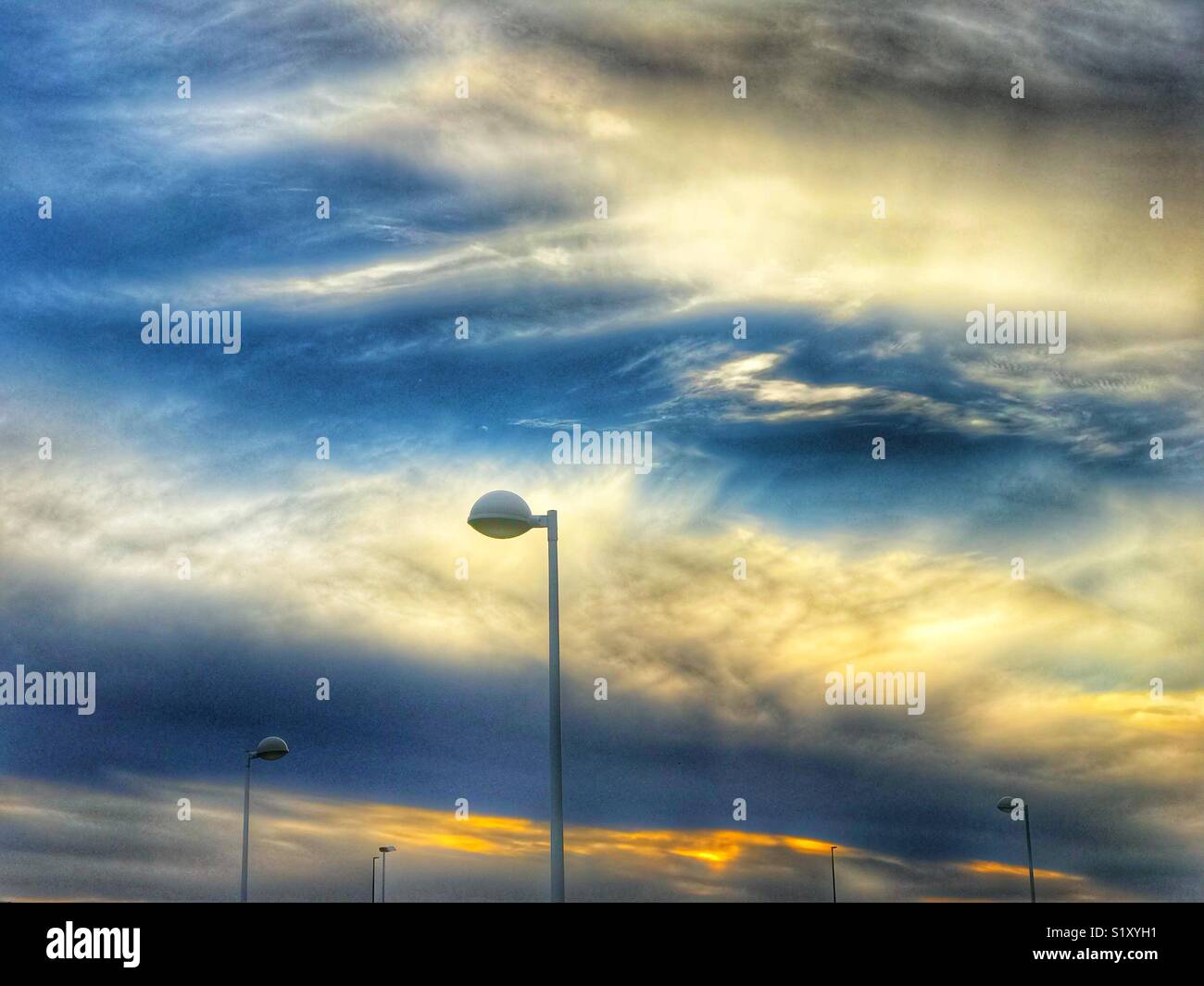 Dramatic lights backgrounds hi-res stock photography and images - Alamy