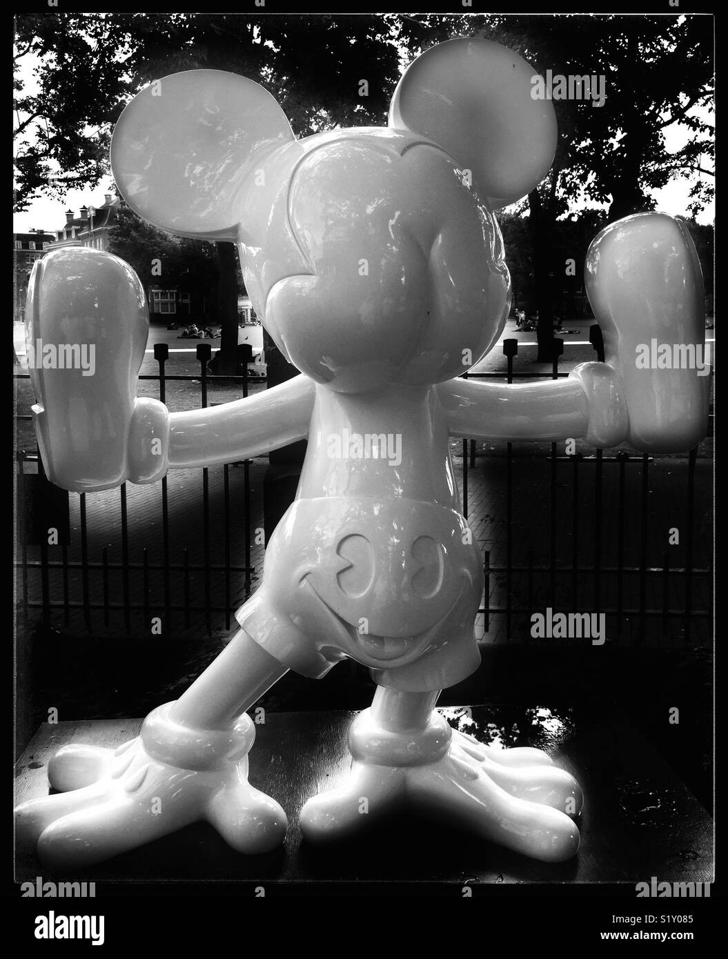Mickey Mouse Black and White Stock Photos & Images - Alamy