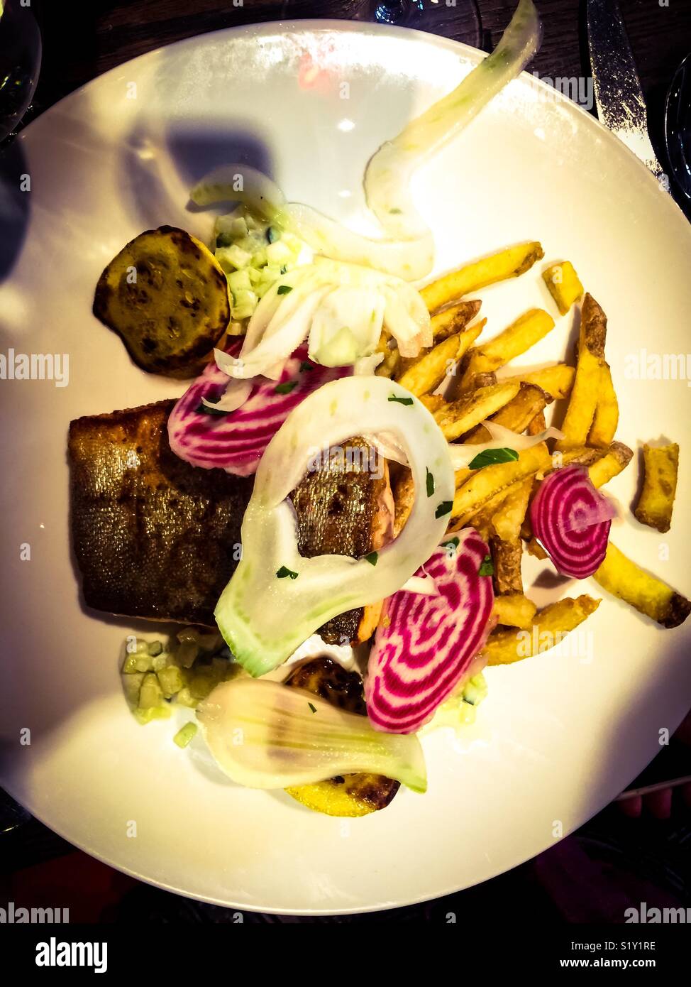 Food: Arctic char with fries and veggies Stock Photo - Alamy