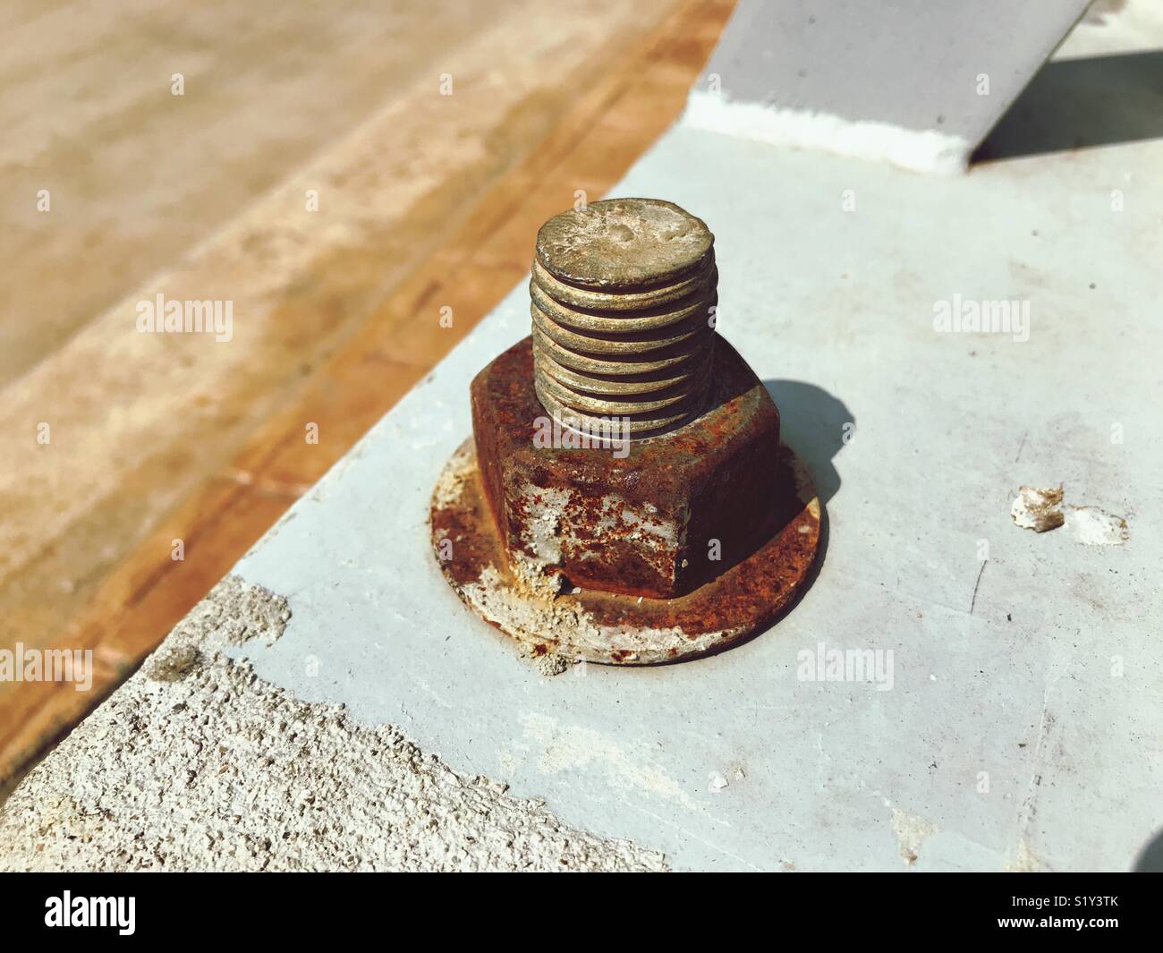 Knot screw hi-res stock photography and images - Alamy