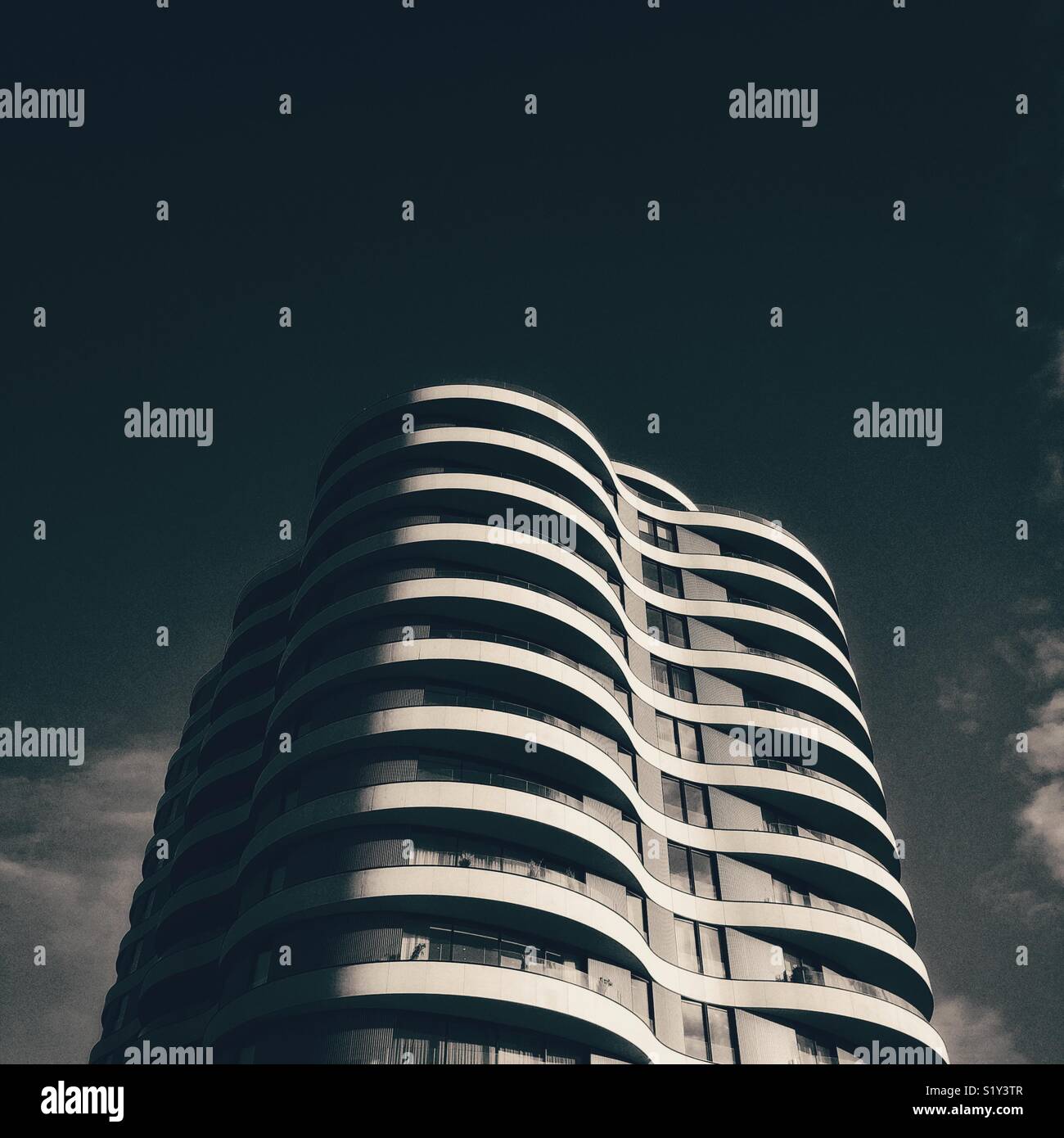 Urban tower block hi-res stock photography and images - Alamy