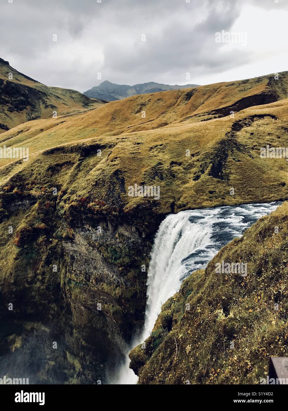 Hill top waterfall hi-res stock photography and images - Alamy