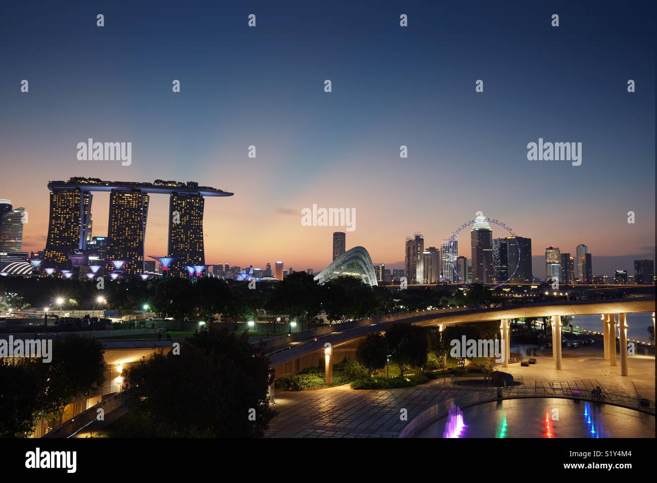Marina Bay Sands and Singapore Flyer - Clicked from Marina Barrage ...
