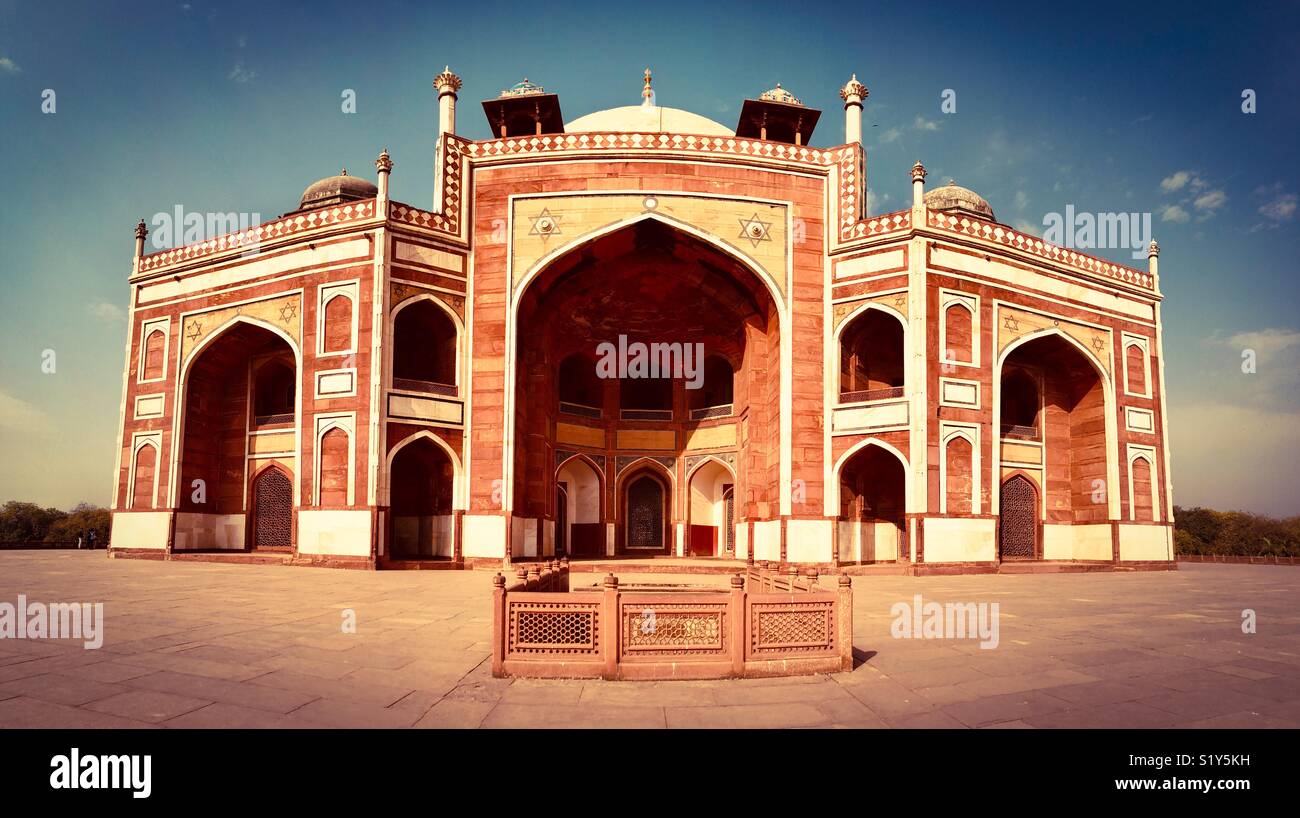 Humayun The Mughal Emperor And His Wife
