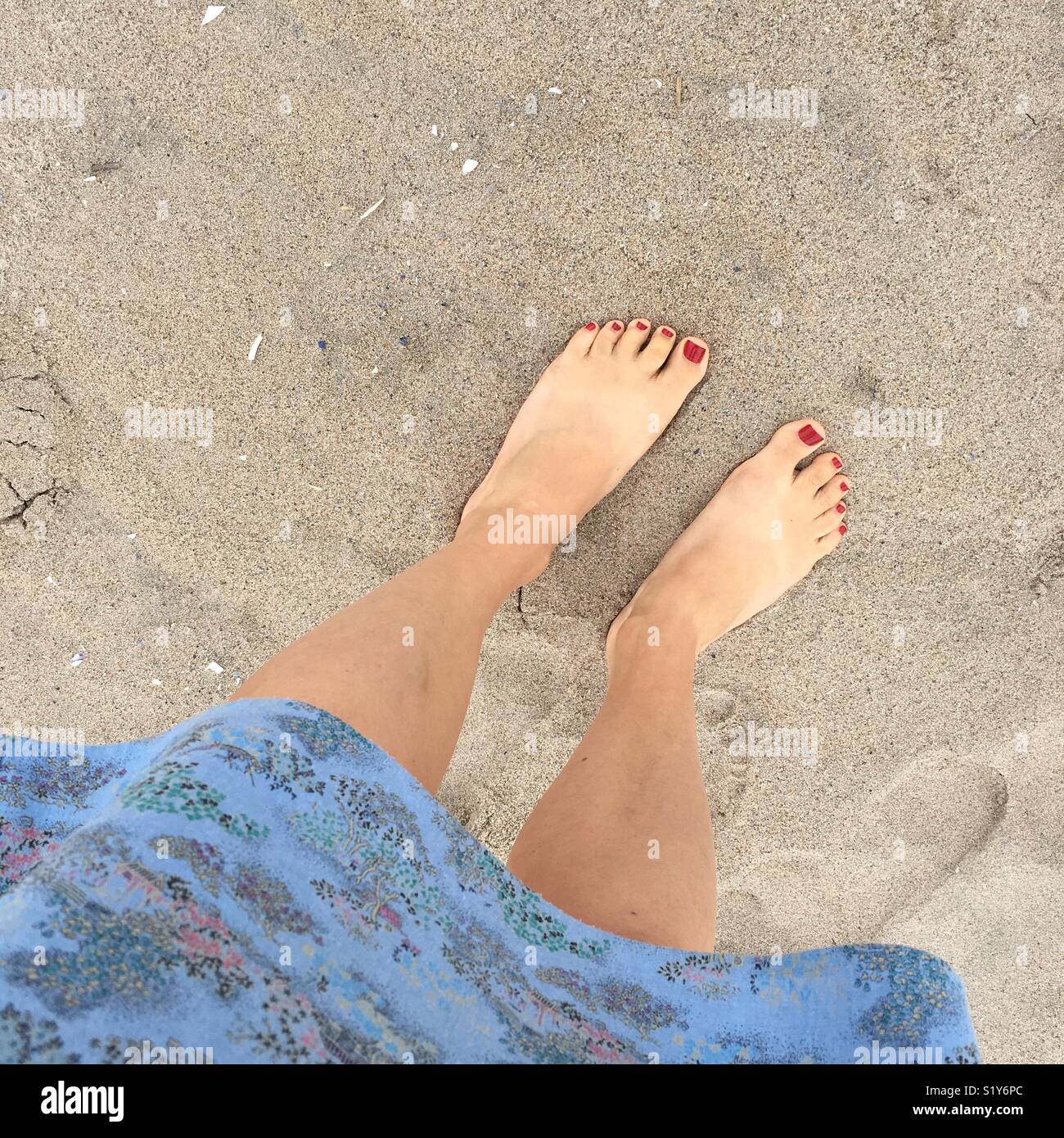 Feet beach hi-res stock photography and images - Alamy