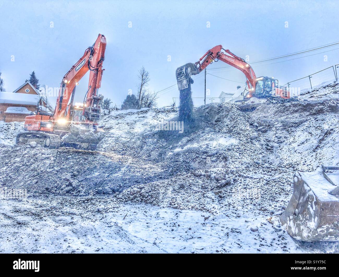 Digging excavator hi-res stock photography and images - Alamy
